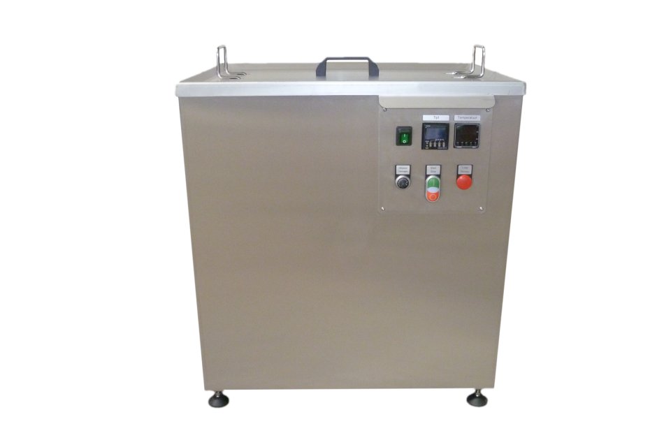 Ultrasonic cleaning bath with broad connection options